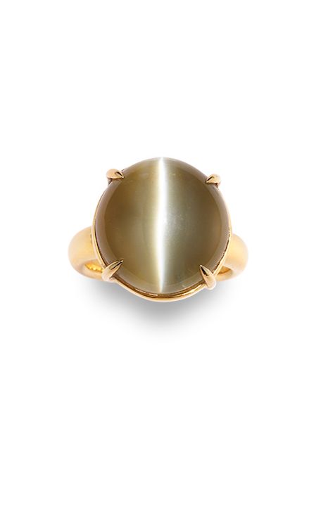 Bonhams : A cat's eye chrysoberyl ring