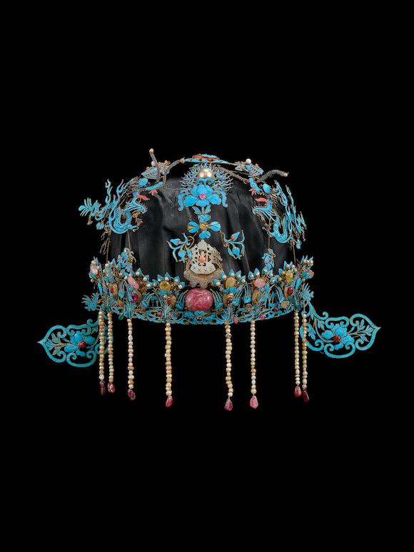 Bonhams : A KINGFISHER, PEARL AND RUBY-INSET HEADDRESS 19th century (2)