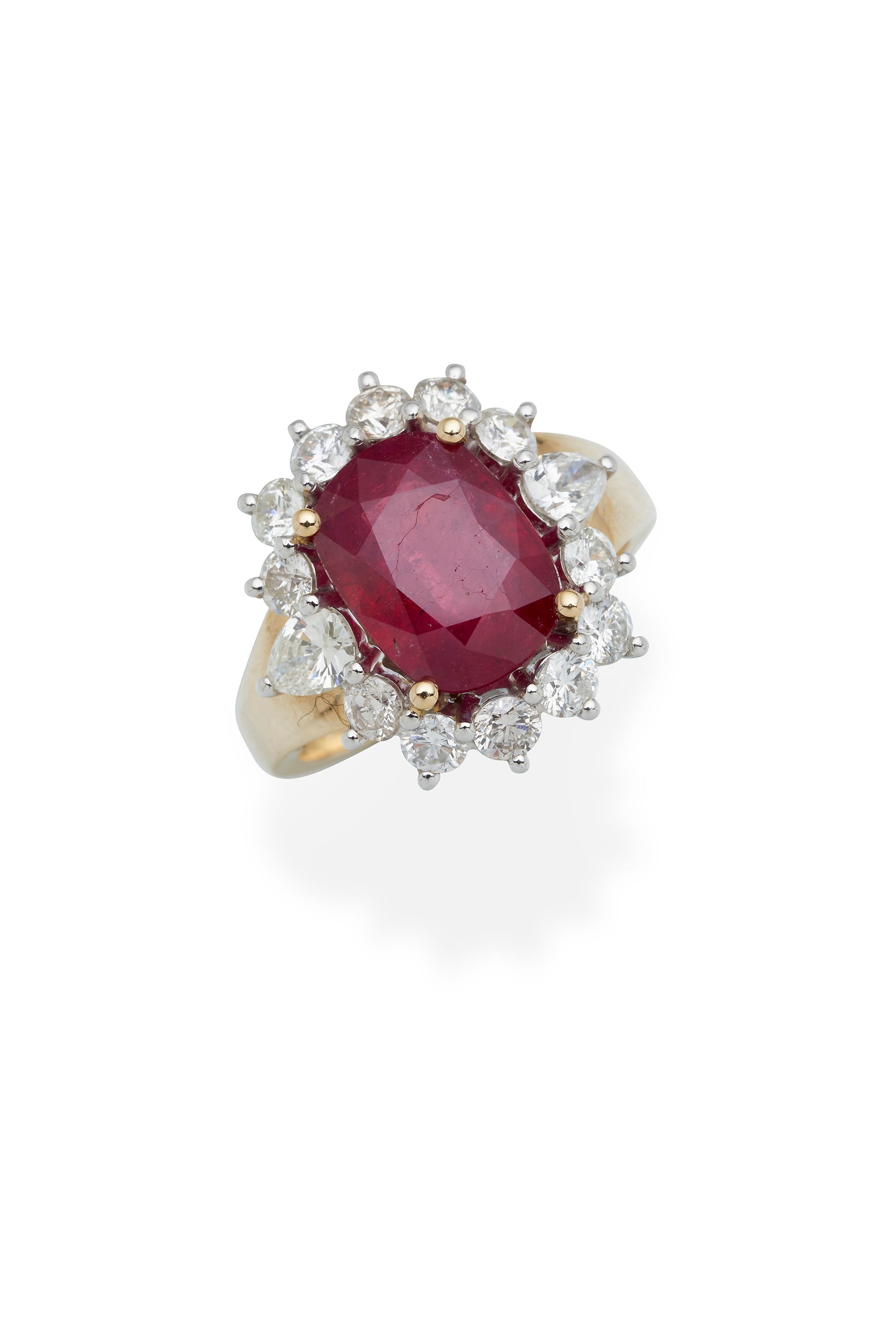 Bonhams : A RUBY AND DIAMOND CLUSTER RING
