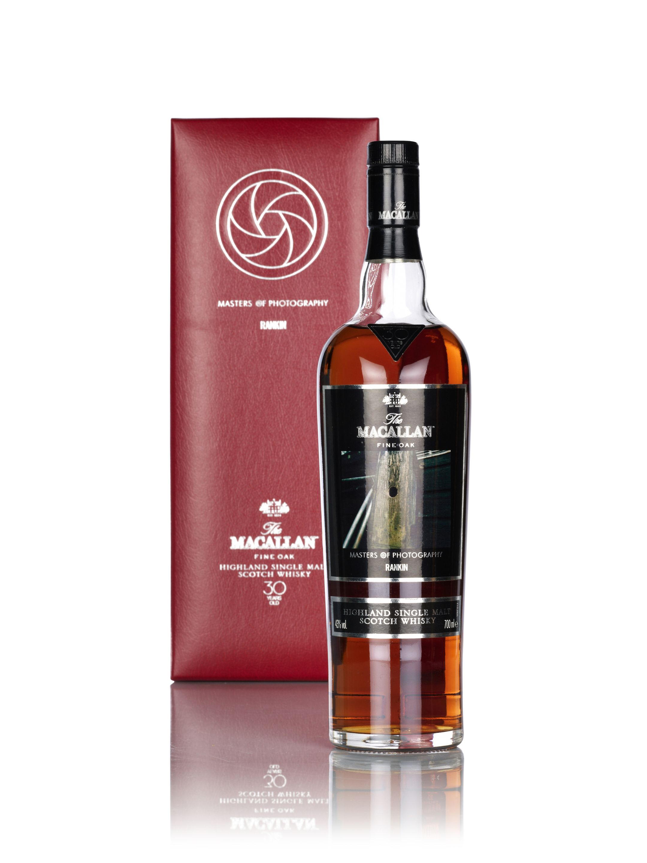 Bonhams : Macallan Master of Photography Rankin-30 year old