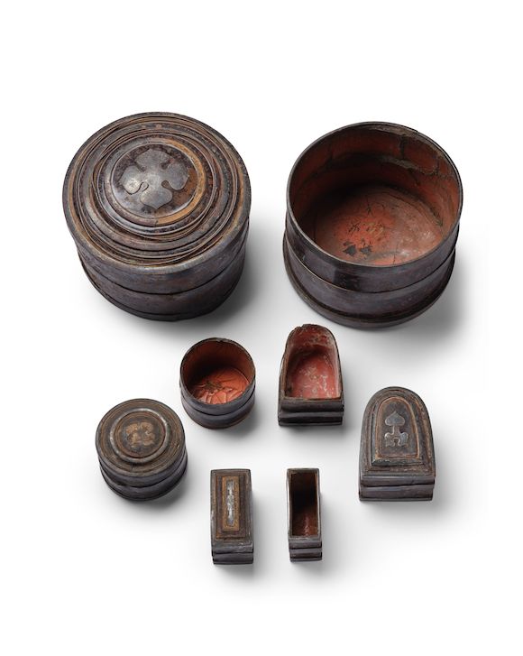 Bonhams : A RARE BLACK AND RED PAINTED LACQUER BOX AND COVER ENCLOSING ...