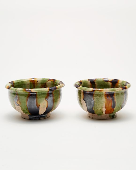 Bonhams : A pair of sancai-glazed cups Tang dynasty (2)