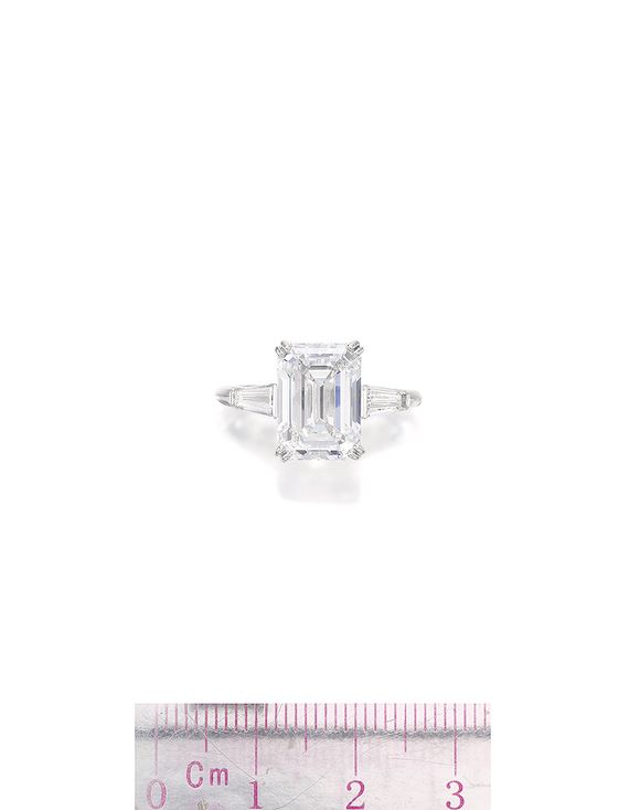 Bonhams : BOUCHERON: DIAMOND RING