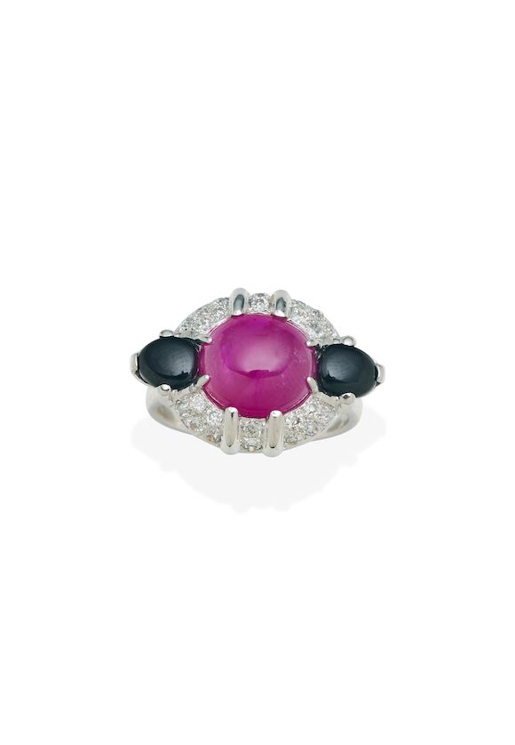 Bonhams : RUBY, ONYX AND DIAMOND RING