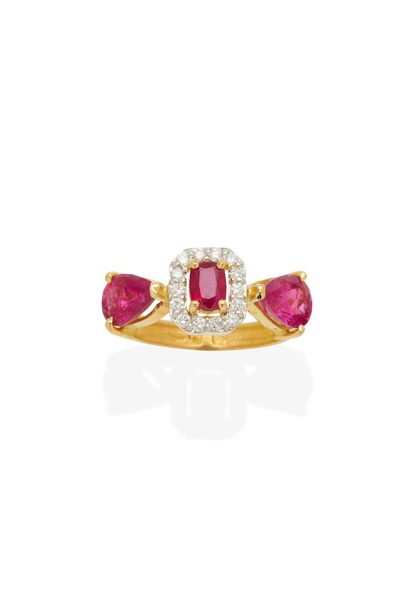 Bonhams : SPINEL, DIAMOND AND RUBY DIAMOND 20CT GOLD RING