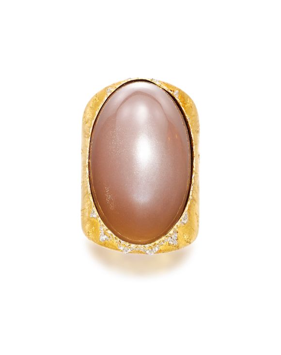 Bonhams : CAT'S EYE SUNSTONE RING