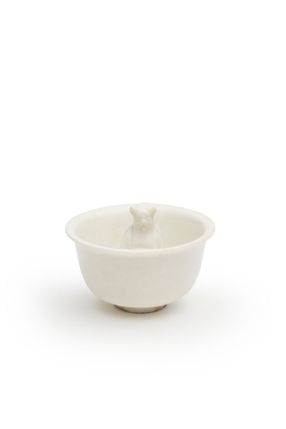 Bonhams : A dehua 'Zhongli' 'fairness' cup, gongdao bei Circa 1640